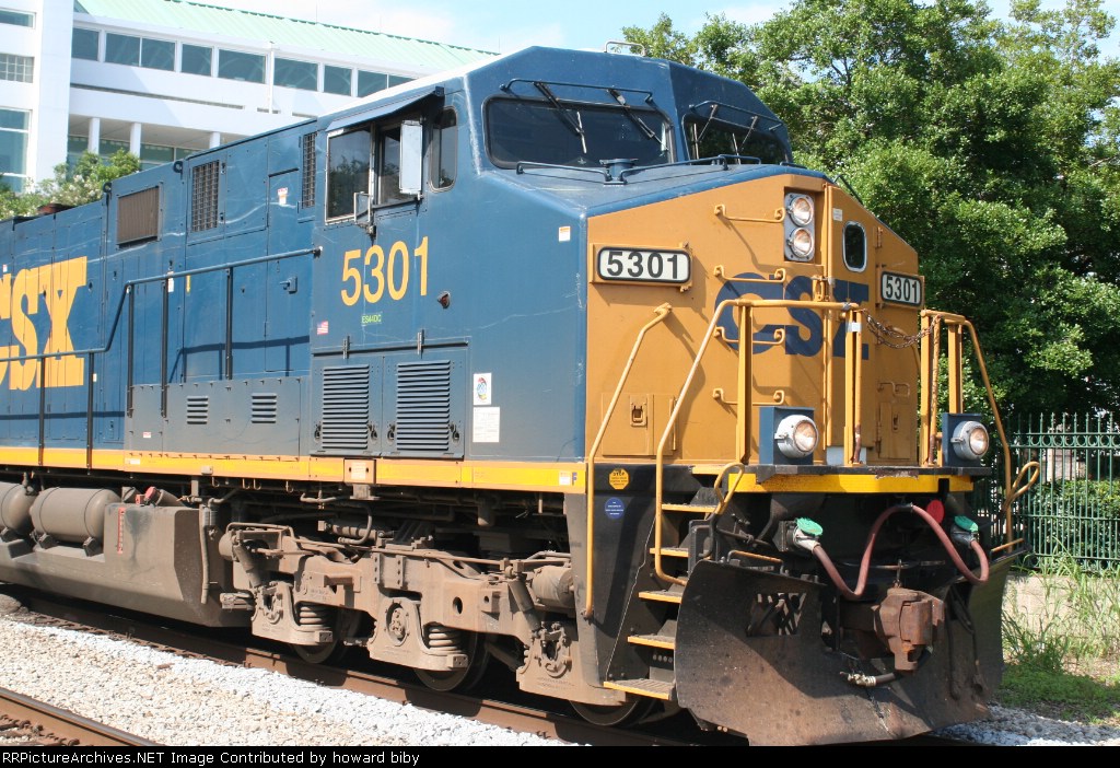 CSX 5301 heads west
